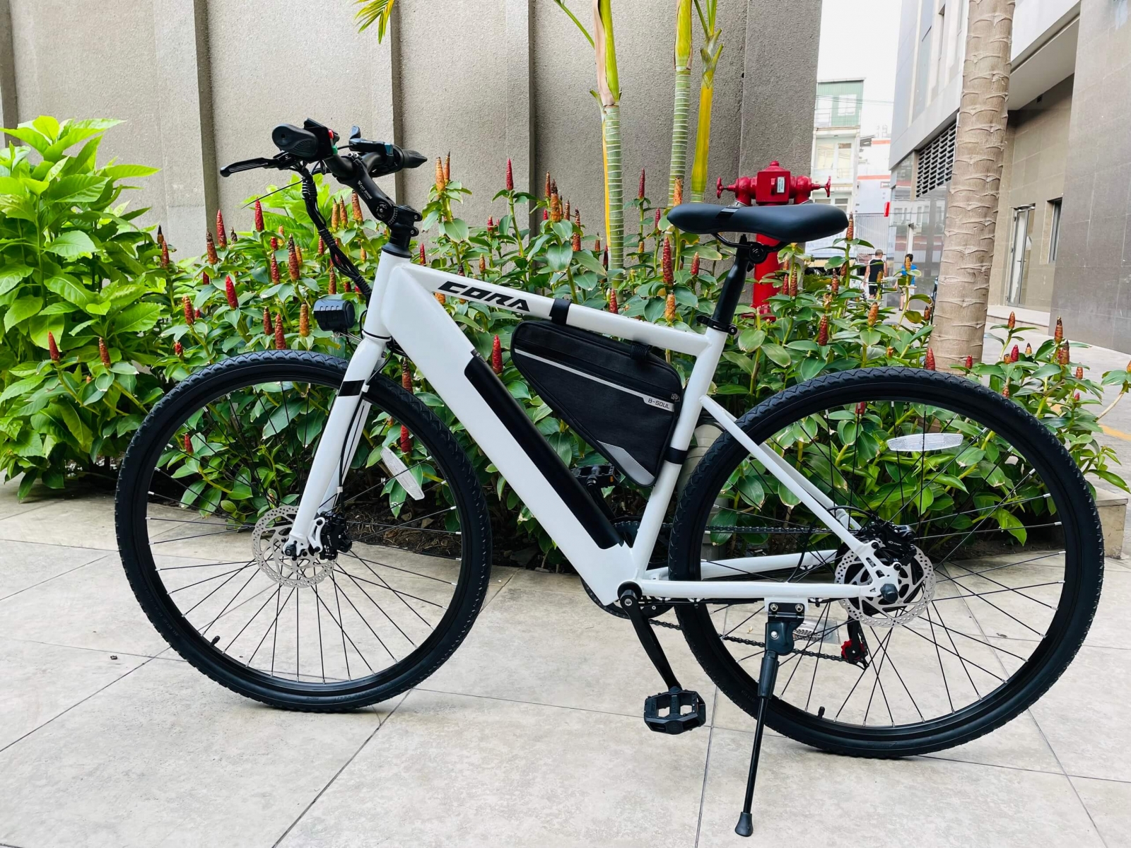 Xe đạp điện trợ lực CORA E700C ( Màu Trắng) - Xe Đạp Điện Trợ Lực Sài Gòn