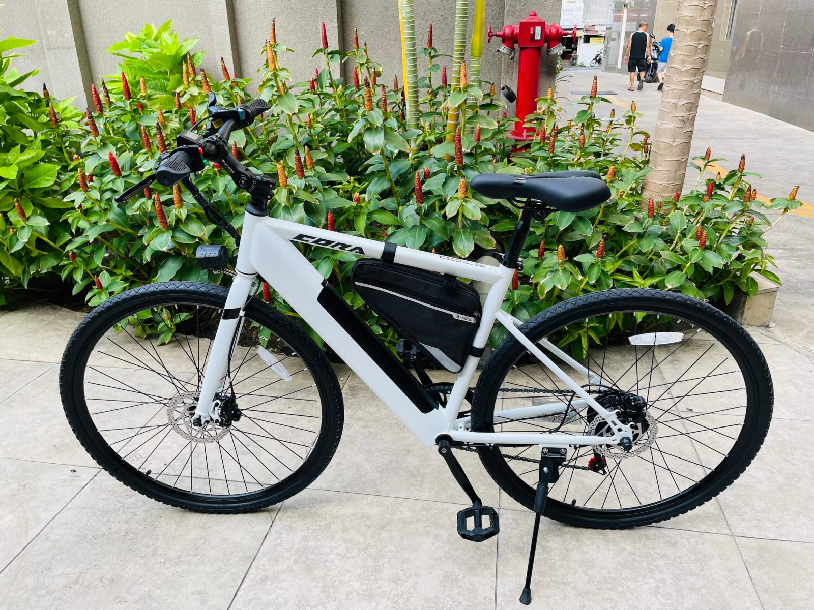 Xe đạp điện trợ lực CORA E700C ( Màu Trắng) - Xe Đạp Điện Trợ Lực Sài Gòn